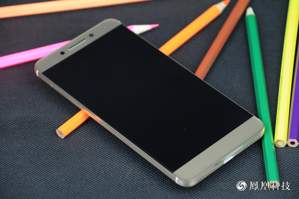 乐Pro3评测：骁龙821畅快 4070mAh电池_凤凰科技