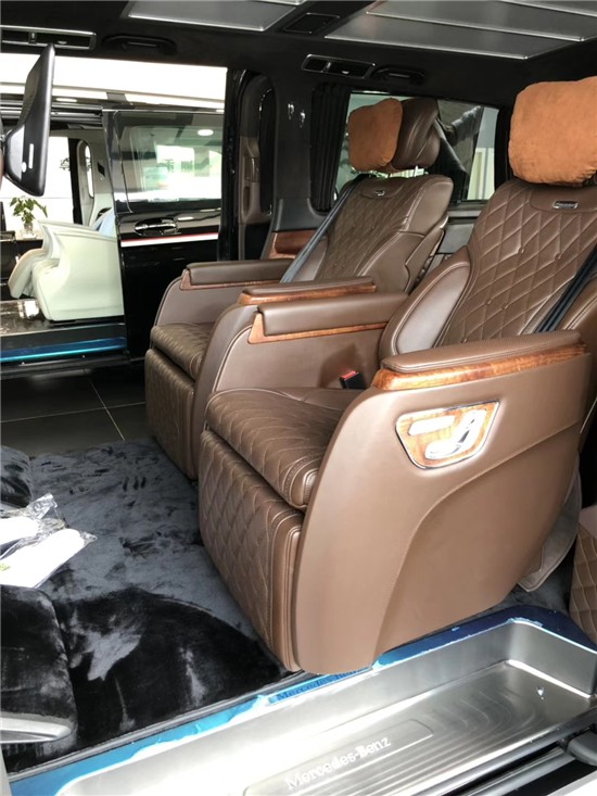 奔驰迈巴赫VS680顶级奢华MPV无与伦比_凤凰网汽车_凤凰网