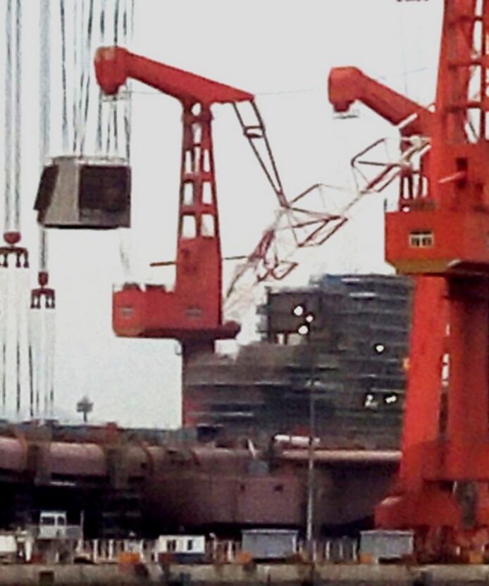 001A航母合拢后又有重大进展 正在安装神盾模块