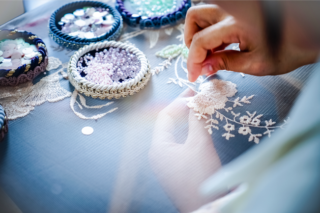 百人计划 | 高级定制时装设计师Alice Yu：独立设计师未来需要直面线下体验店的“进攻”_凤凰资讯