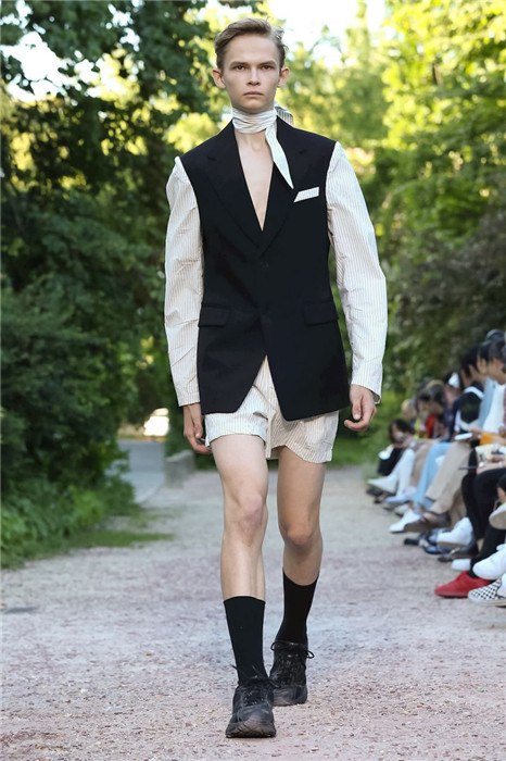 SEAN SUEN 2019春夏系列发布，去逃离 去隐世 继续战斗_凤凰时尚