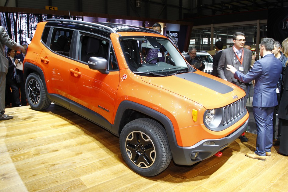 Jeep发布新车Renegade 中文名"自由侠"_凤凰网