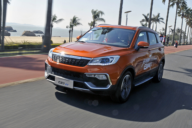 试驾猎豹CS9 EV300&1.5T 实力健将还是奶油小生？_凤凰网